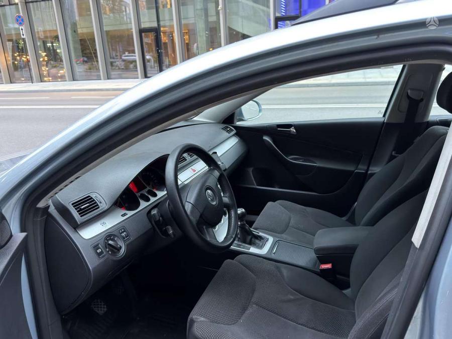 Zils Volkswagen Passat 2008 Viļņa, ar dzinēja tilpumu 1.97 L un nobraukumu 280 tūkst. km par 990 €, foto 8 vietnē AUTOMOTO.COM.LV