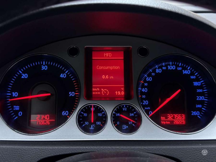 Zils Volkswagen Passat 2008 Viļņa, ar dzinēja tilpumu 1.97 L un nobraukumu 280 tūkst. km par 990 €, foto 12 vietnē AUTOMOTO.COM.LV