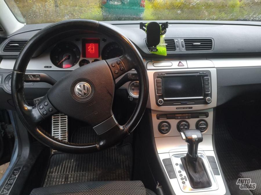 Blue Volkswagen Passat 2008 in Vilnius, with an engine capacity of 2.00 L and mileage of 275 thousand km for 2999 €, photo 9 on AUTOMOTO.COM.LV