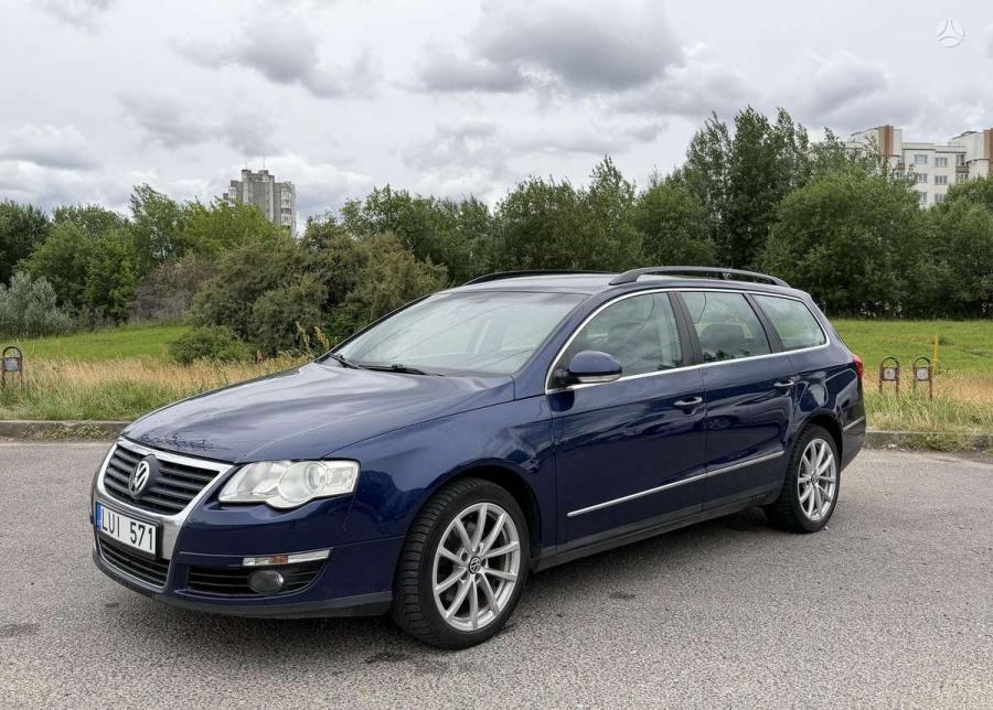 Blue Volkswagen Passat 2008 in Vilnius, with an engine capacity of 1.97 L and mileage of 413 thousand km for 2999 €, photo 4 on AUTOMOTO.COM.LV