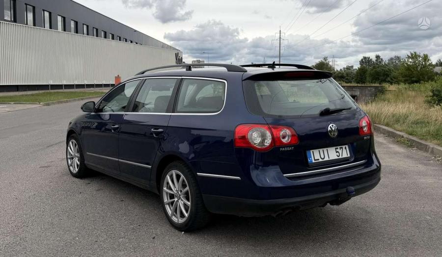 Blue Volkswagen Passat 2008 in Vilnius, with an engine capacity of 1.97 L and mileage of 413 thousand km for 2999 €, photo 5 on AUTOMOTO.COM.LV