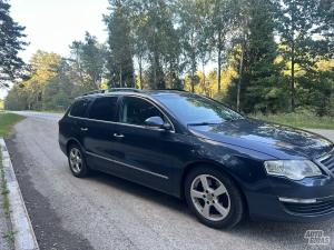 Blue Volkswagen Passat 2008 in Varena, with an engine capacity of 2.00 L and mileage of 324 thousand km for 1250 €, photo 3 on AUTOMOTO.COM.LV