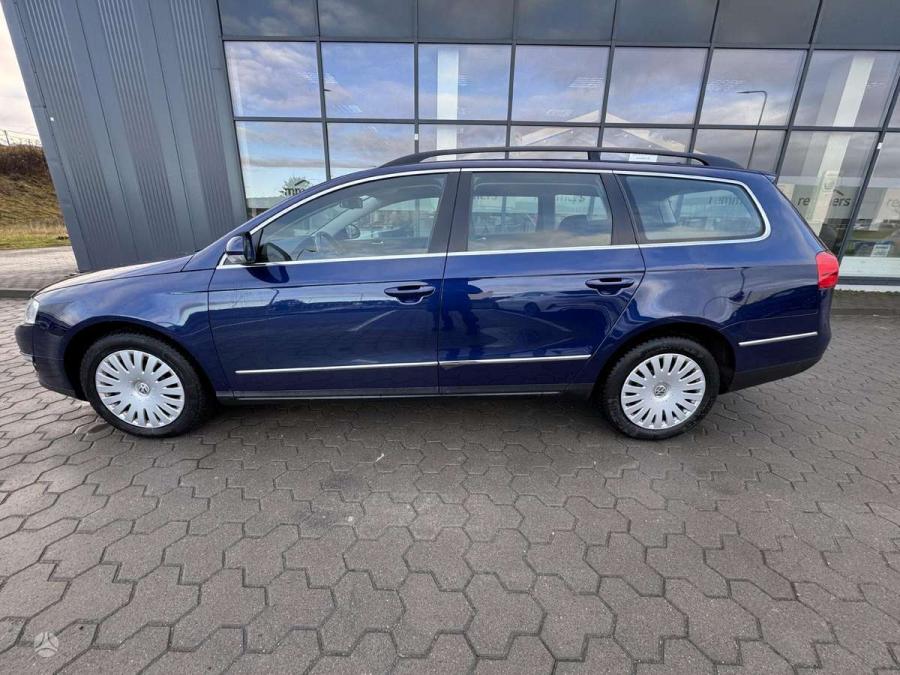 Zils Volkswagen Passat 2009 Viļņa, ar dzinēja tilpumu 1.97 L un nobraukumu 252 tūkst. km par 4200 €, foto 5 vietnē AUTOMOTO.COM.LV