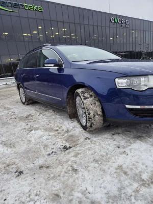 Blue Volkswagen Passat 2009 in Kaisiadorys, with an engine capacity of 1.97 L and mileage of 349 thousand km for 2400 €, photo 2 on AUTOMOTO.COM.LV