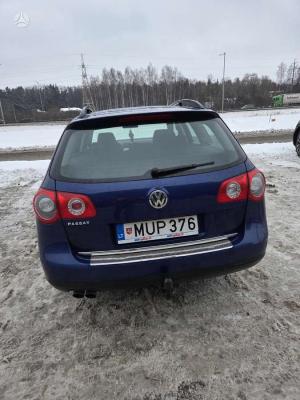 Blue Volkswagen Passat 2009 in Kaisiadorys, with an engine capacity of 1.97 L and mileage of 349 thousand km for 2400 €, photo 6 on AUTOMOTO.COM.LV