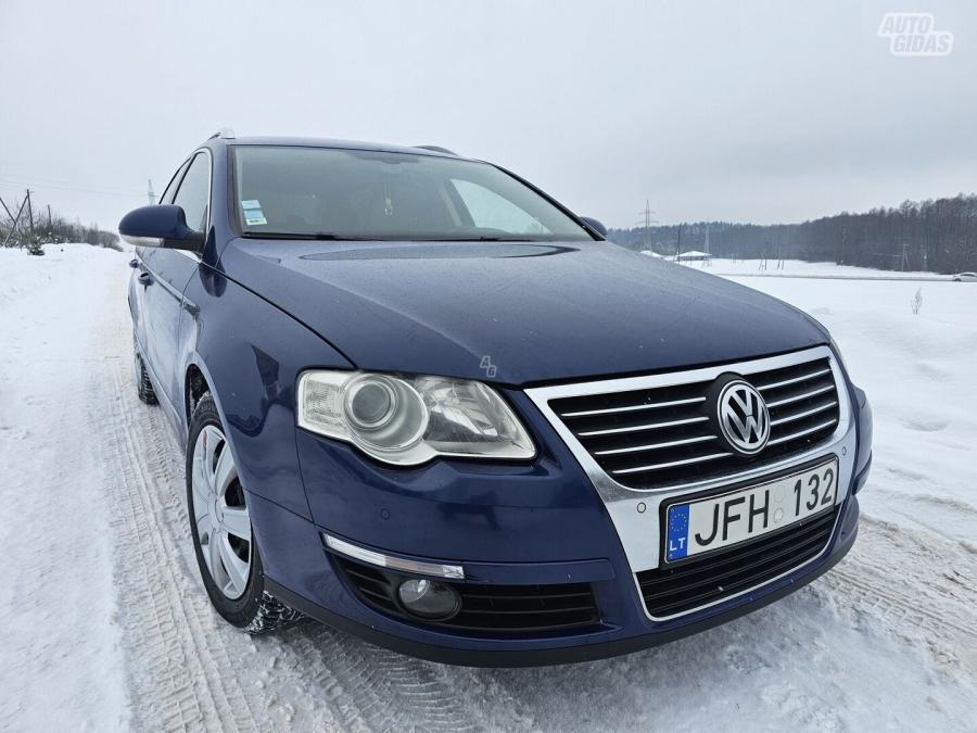 Blue Volkswagen Passat 2009 in Vilnius, with an engine capacity of 2.00 L and mileage of 419 thousand km for 1950 €, photo 1 on AUTOMOTO.COM.LV