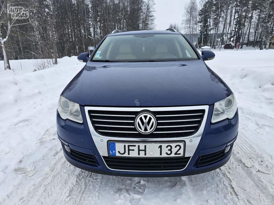 Blue Volkswagen Passat 2009 in Vilnius, with an engine capacity of 2.00 L and mileage of 419 thousand km for 1950 €, photo 3 on AUTOMOTO.COM.LV