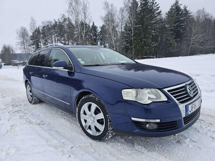 Blue Volkswagen Passat 2009 in Vilnius, with an engine capacity of 1.97 L and mileage of 419 thousand km for 1950 €, photo 2 on AUTOMOTO.COM.LV