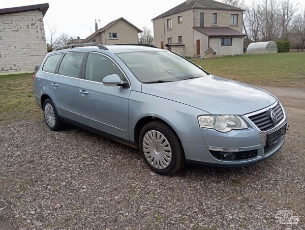 Blue Volkswagen Passat 2009 in Sakiai, with an engine capacity of 1.40 L and mileage of 211 thousand km for 2600 €, photo 3 on AUTOMOTO.COM.LV