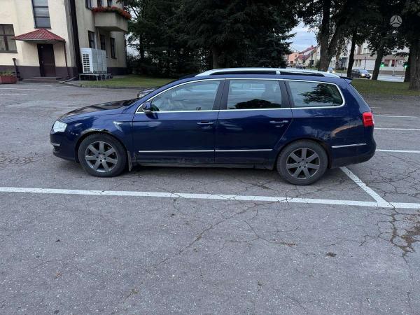Blue Volkswagen Passat 2009 in Birzai, with an engine capacity of 1.97 L and mileage of 330 thousand km for 1450 €, photo 3 on AUTOMOTO.COM.LV