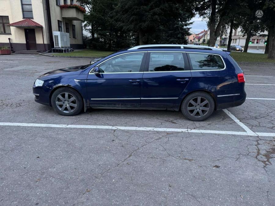 Blue Volkswagen Passat 2009 in Birzai, with an engine capacity of 1.97 L and mileage of 330 thousand km for 1450 €, photo 4 on AUTOMOTO.COM.LV