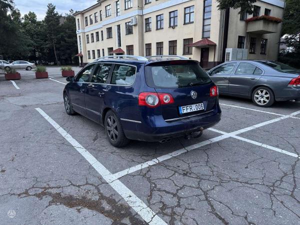 Blue Volkswagen Passat 2009 in Birzai, with an engine capacity of 1.97 L and mileage of 330 thousand km for 1450 €, photo 4 on AUTOMOTO.COM.LV