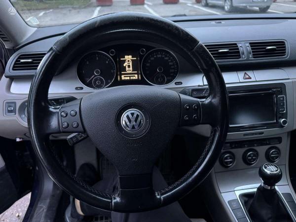 Blue Volkswagen Passat 2009 in Birzai, with an engine capacity of 1.97 L and mileage of 330 thousand km for 1450 €, photo 10 on AUTOMOTO.COM.LV