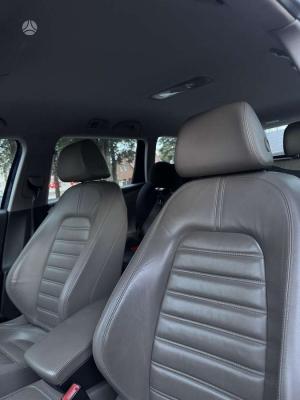 Blue Volkswagen Passat 2009 in Birzai, with an engine capacity of 1.97 L and mileage of 330 thousand km for 1450 €, photo 14 on AUTOMOTO.COM.LV