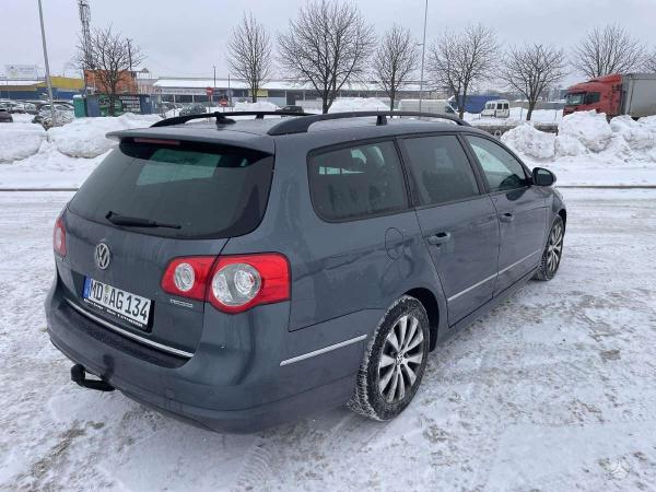 Zils Volkswagen Passat 2010 Šauļi, ar dzinēja tilpumu 1.60 L un nobraukumu 363 tūkst. km par 2499 €, foto 5 vietnē AUTOMOTO.COM.LV