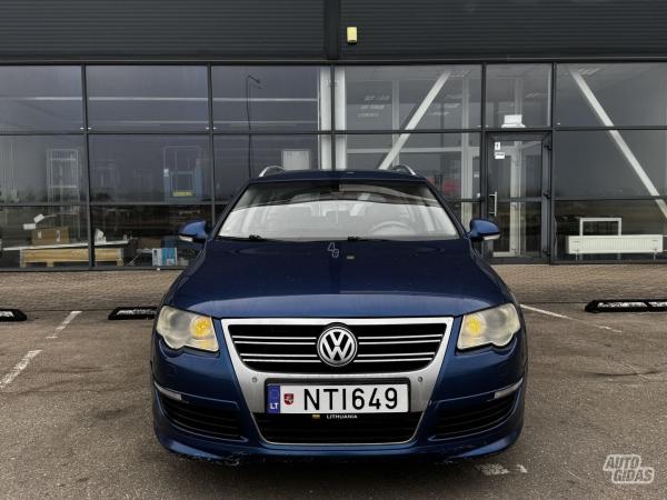 Zils Volkswagen Passat 2010 Panevēža, ar dzinēja tilpumu 2.00 L un nobraukumu 314 tūkst. km par 1850 €, foto 3 vietnē AUTOMOTO.COM.LV