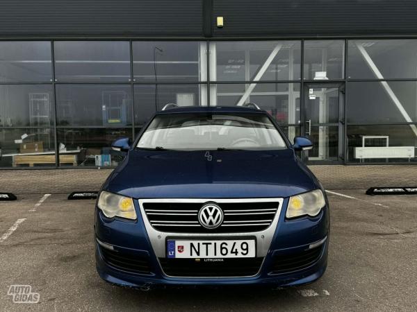 Blue Volkswagen Passat 2010 in Panevezys, with an engine capacity of 2.00 L and mileage of 315 thousand km for 1750 €, photo 3 on AUTOMOTO.COM.LV
