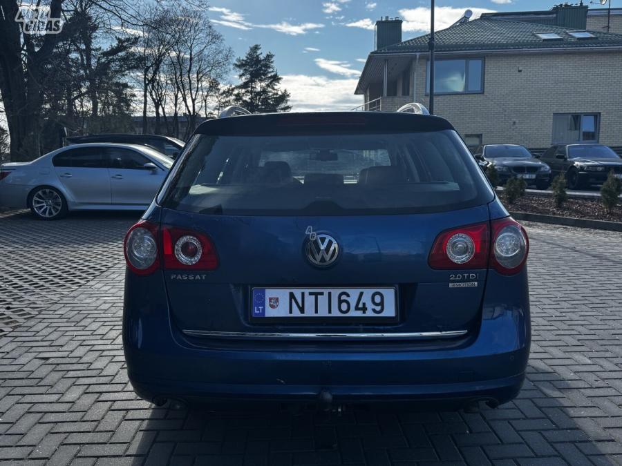 Zils Volkswagen Passat 2010 Panevēža, ar dzinēja tilpumu 2.00 L un nobraukumu 315 tūkst. km par 1750 €, foto 11 vietnē AUTOMOTO.COM.LV