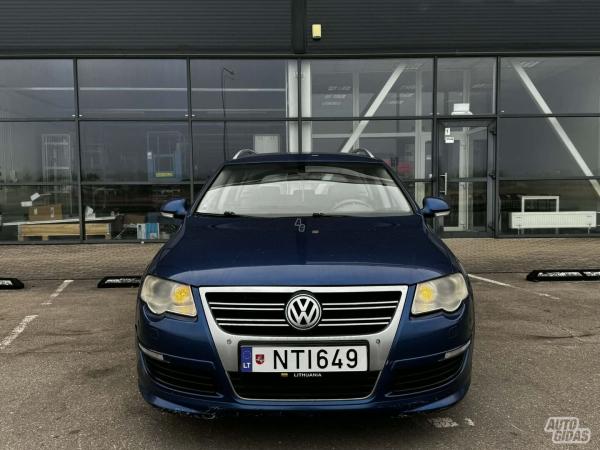 Zils Volkswagen Passat 2010 Panevēža, ar dzinēja tilpumu 2.00 L un nobraukumu 313 tūkst. km par 1650 €, foto 3 vietnē AUTOMOTO.COM.LV