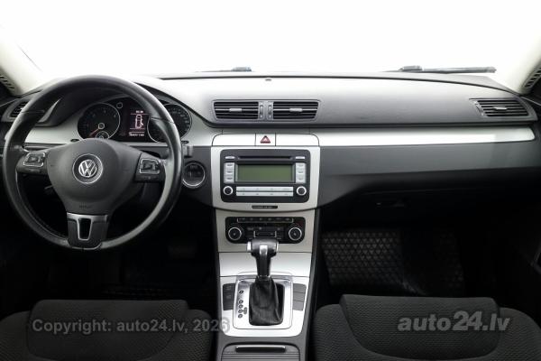Blue Volkswagen Passat 2010 in Tallinn, with an engine capacity of 2.00 L and mileage of 286 thousand km for 1799 €, photo 5 on AUTOMOTO.COM.LV