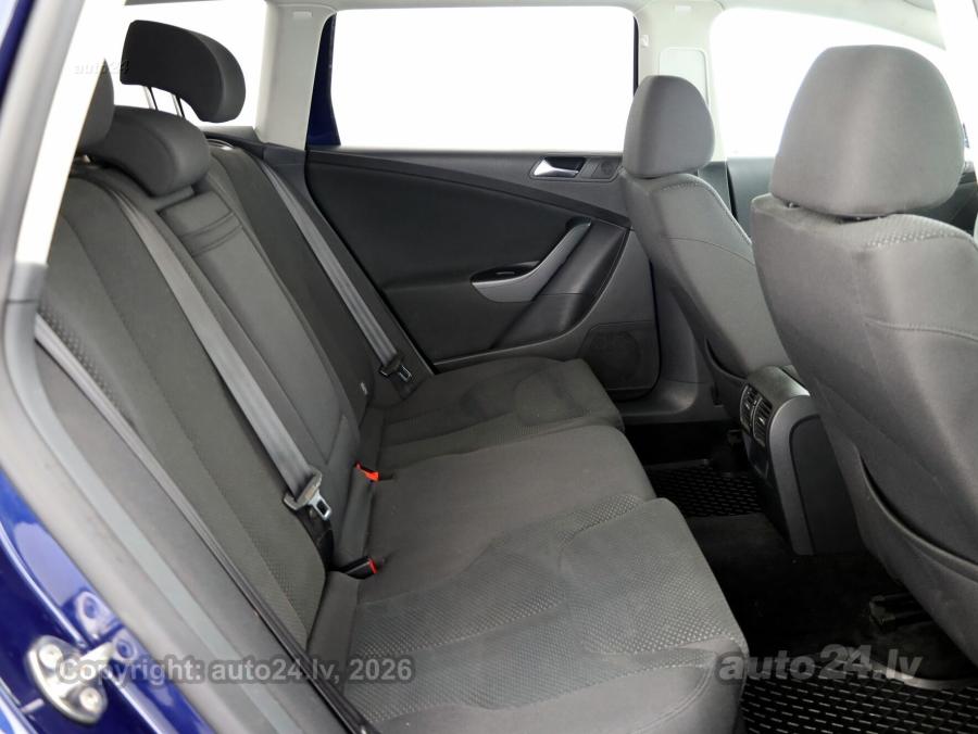 Zils Volkswagen Passat 2010 Tallina, ar dzinēja tilpumu 2.00 L un nobraukumu 286 tūkst. km par 1799 €, foto 8 vietnē AUTOMOTO.COM.LV