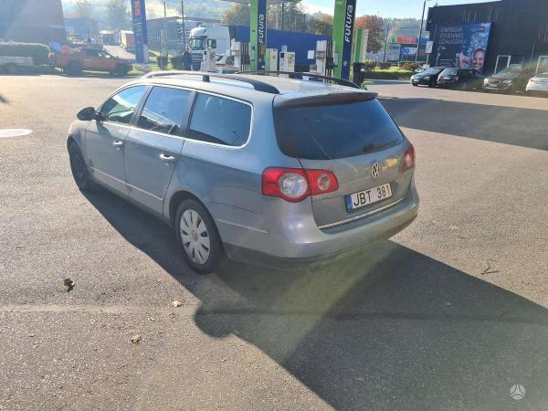 Blue Volkswagen Passat 2010 in Vilnius, with an engine capacity of 2.00 L and mileage of 355 thousand km for 2000 €, photo 7 on AUTOMOTO.COM.LV