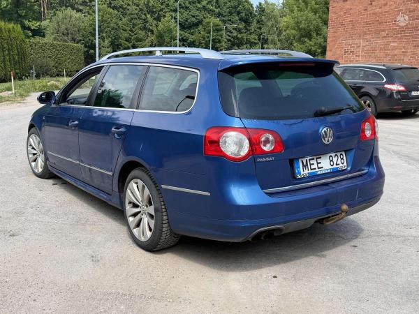Blue Volkswagen Passat 2010 in Vilnius, with an engine capacity of 1.97 L and mileage of 350 thousand km for 1850 €, photo 4 on AUTOMOTO.COM.LV