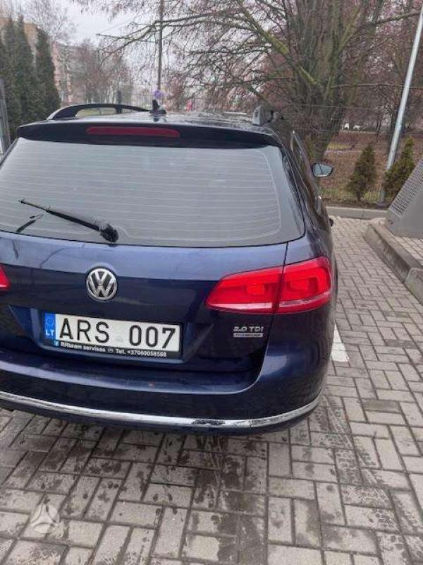 Blue Volkswagen Passat 2011 in Kaunas, with an engine capacity of 1.97 L and mileage of 452 thousand km for 3800 €, photo 5 on AUTOMOTO.COM.LV