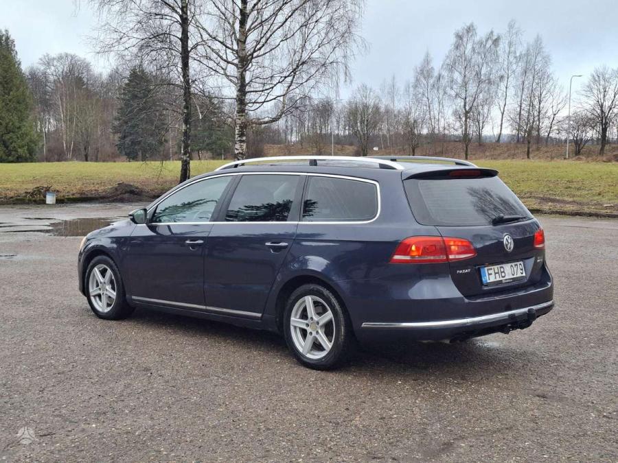 Zils Volkswagen Passat 2011 Plungė, ar dzinēja tilpumu 1.97 L un nobraukumu 334 tūkst. km par 4450 €, foto 3 vietnē AUTOMOTO.COM.LV