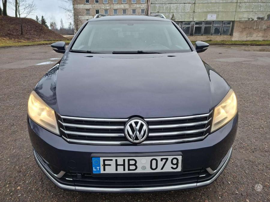Zils Volkswagen Passat 2011 Plungė, ar dzinēja tilpumu 1.97 L un nobraukumu 334 tūkst. km par 4450 €, foto 8 vietnē AUTOMOTO.COM.LV