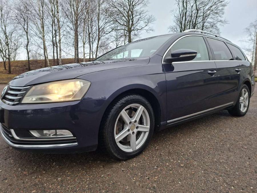 Zils Volkswagen Passat 2011 Plungė, ar dzinēja tilpumu 1.97 L un nobraukumu 334 tūkst. km par 4450 €, foto 9 vietnē AUTOMOTO.COM.LV