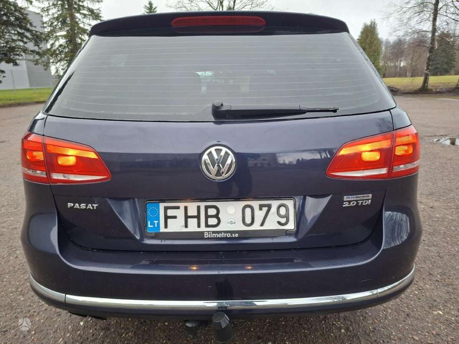 Zils Volkswagen Passat 2011 Plungė, ar dzinēja tilpumu 1.97 L un nobraukumu 334 tūkst. km par 4450 €, foto 12 vietnē AUTOMOTO.COM.LV