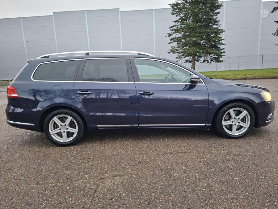 Zils Volkswagen Passat 2011 Plungė, ar dzinēja tilpumu 1.97 L un nobraukumu 334 tūkst. km par 4450 €, foto 14 vietnē AUTOMOTO.COM.LV