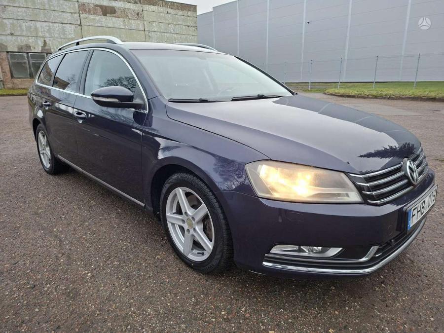 Zils Volkswagen Passat 2011 Plungė, ar dzinēja tilpumu 1.97 L un nobraukumu 334 tūkst. km par 4450 €, foto 15 vietnē AUTOMOTO.COM.LV