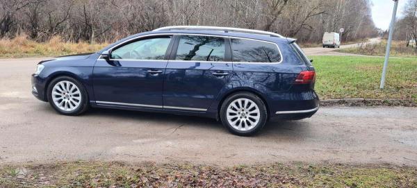 Zils Volkswagen Passat 2011 Šauļi, ar dzinēja tilpumu 1.97 L un nobraukumu 319 tūkst. km par 5250 €, foto 4 vietnē AUTOMOTO.COM.LV