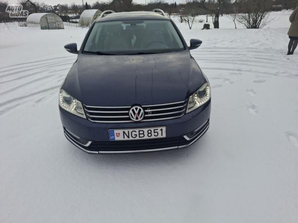 Blue Volkswagen Passat 2011 in Vilnius, with an engine capacity of 1.40 L and mileage of 320 thousand km for 3999 €, photo 2 on AUTOMOTO.COM.LV