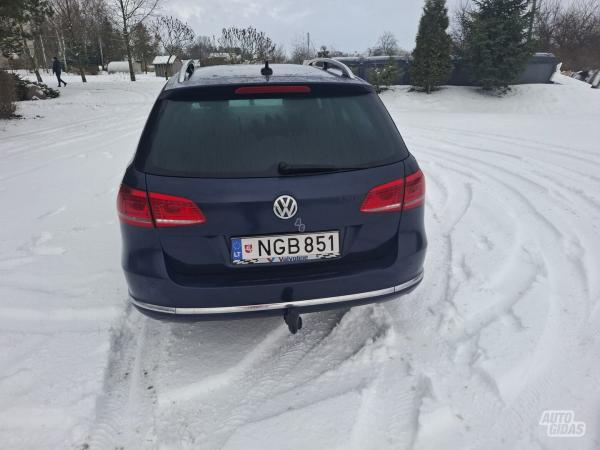 Blue Volkswagen Passat 2011 in Vilnius, with an engine capacity of 1.40 L and mileage of 320 thousand km for 3999 €, photo 6 on AUTOMOTO.COM.LV