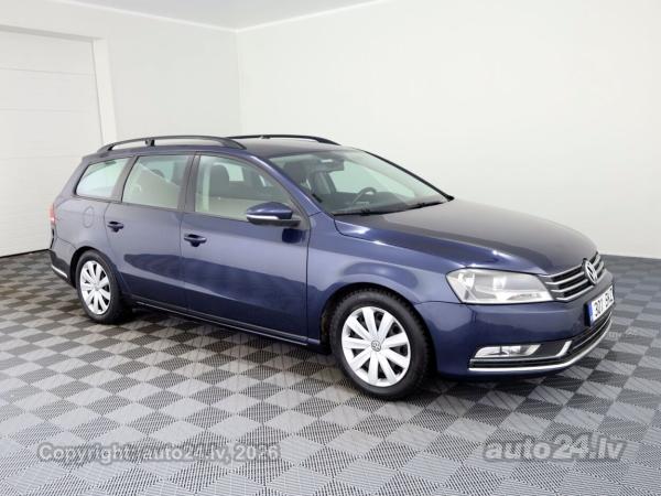 Blue Volkswagen Passat 2011 in Tallinn, with an engine capacity of 1.60 L and mileage of 379 thousand km for 2999 €, photo 1 on AUTOMOTO.COM.LV