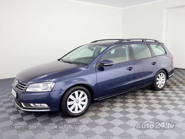 Blue Volkswagen Passat 2011 in Tallinn, with an engine capacity of 1.60 L and mileage of 379 thousand km for 2999 €, photo 2 on AUTOMOTO.COM.LV