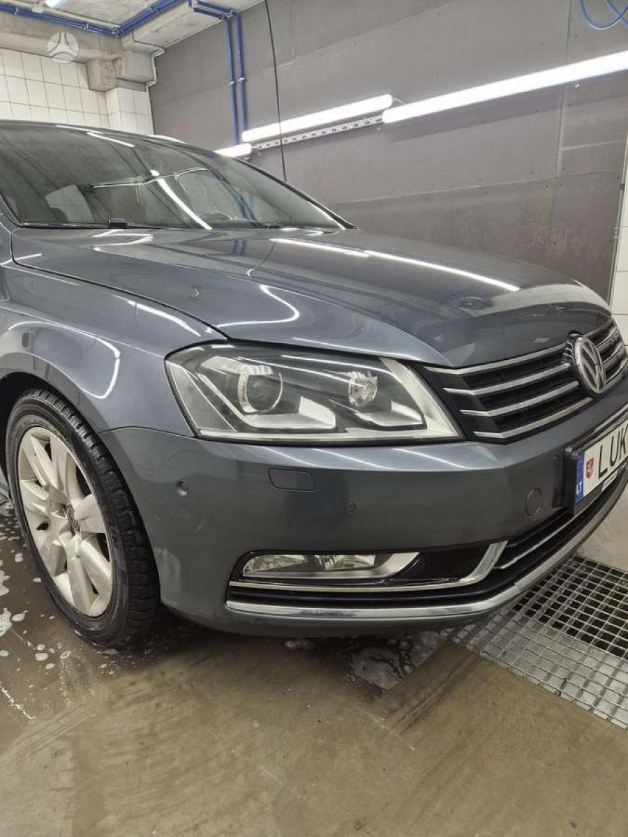 Blue Volkswagen Passat 2011 in Kaunas, with an engine capacity of 1.97 L and mileage of 352 thousand km for 6900 €, photo 2 on AUTOMOTO.COM.LV