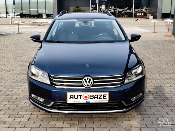 Blue Volkswagen Passat 2011 in Siauliai, with an engine capacity of 1.60 L and mileage of 270 thousand km for 3950 €, photo 4 on AUTOMOTO.COM.LV