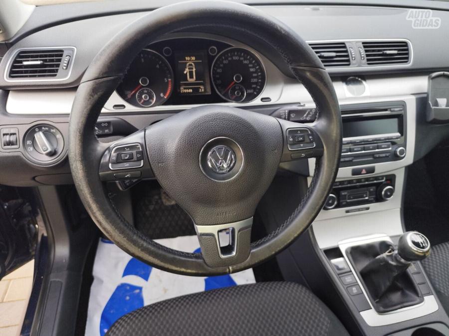 Zils Volkswagen Passat 2011 Šauļi, ar dzinēja tilpumu 1.60 L un nobraukumu 270 tūkst. km par 3950 €, foto 13 vietnē AUTOMOTO.COM.LV