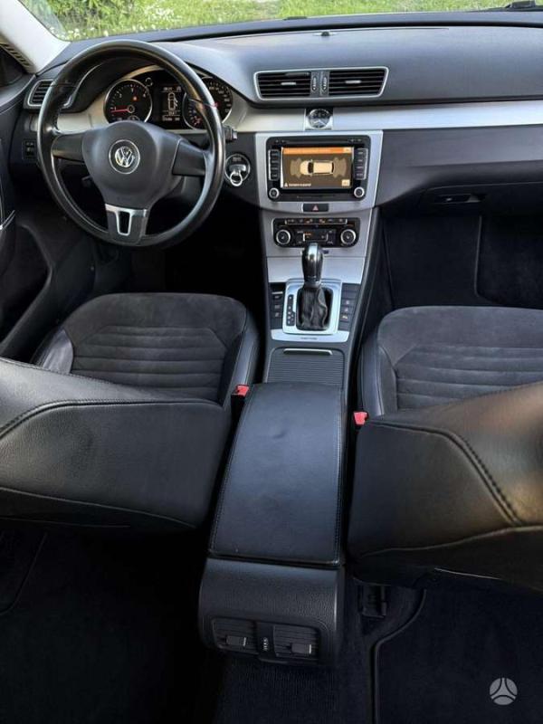 Zils Volkswagen Passat 2011 Viļņa, ar dzinēja tilpumu 1.97 L un nobraukumu 373 tūkst. km par 5500 €, foto 3 vietnē AUTOMOTO.COM.LV