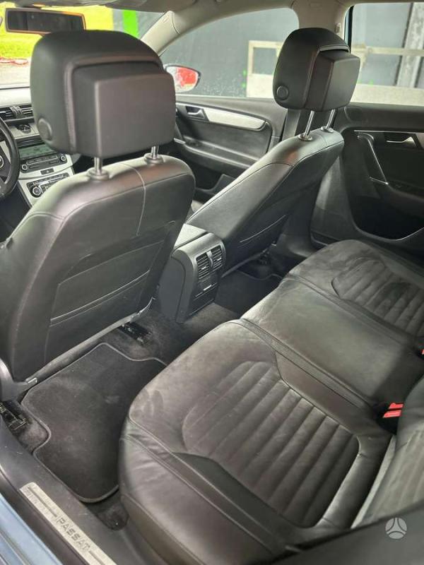 Zils Volkswagen Passat 2011 Kėdainiai, ar dzinēja tilpumu 2.00 L un nobraukumu 246 tūkst. km par 4350 €, foto 10 vietnē AUTOMOTO.COM.LV