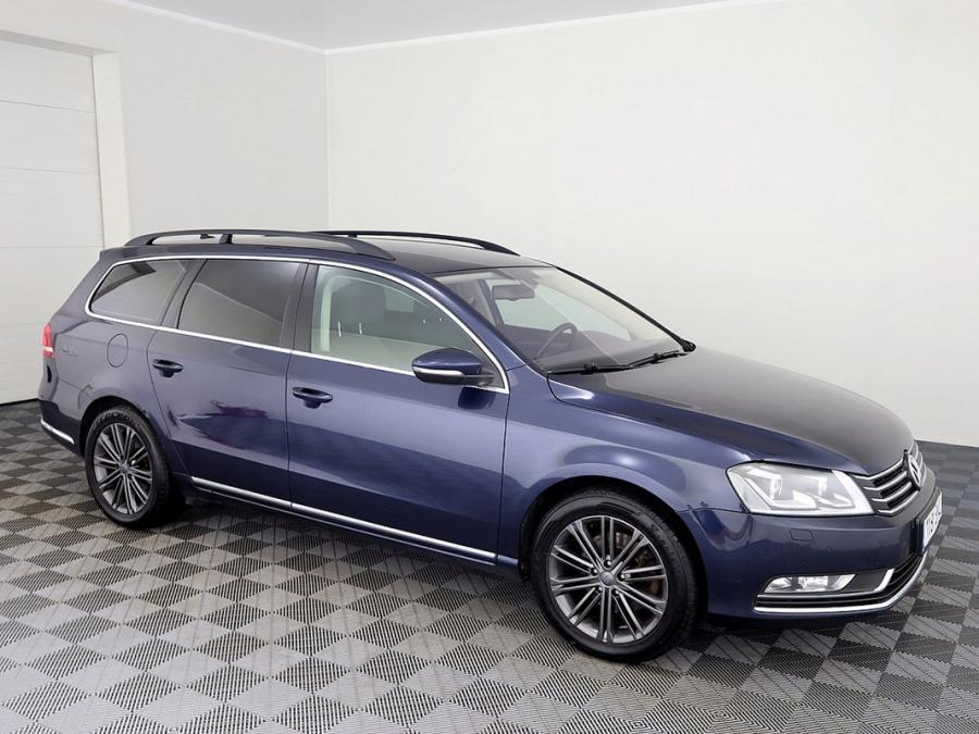 Blue Volkswagen Passat 2011 in Tallinn, with an engine capacity of 2.00 L and mileage of 474 thousand km for 1999 €, photo 9 on AUTOMOTO.COM.LV