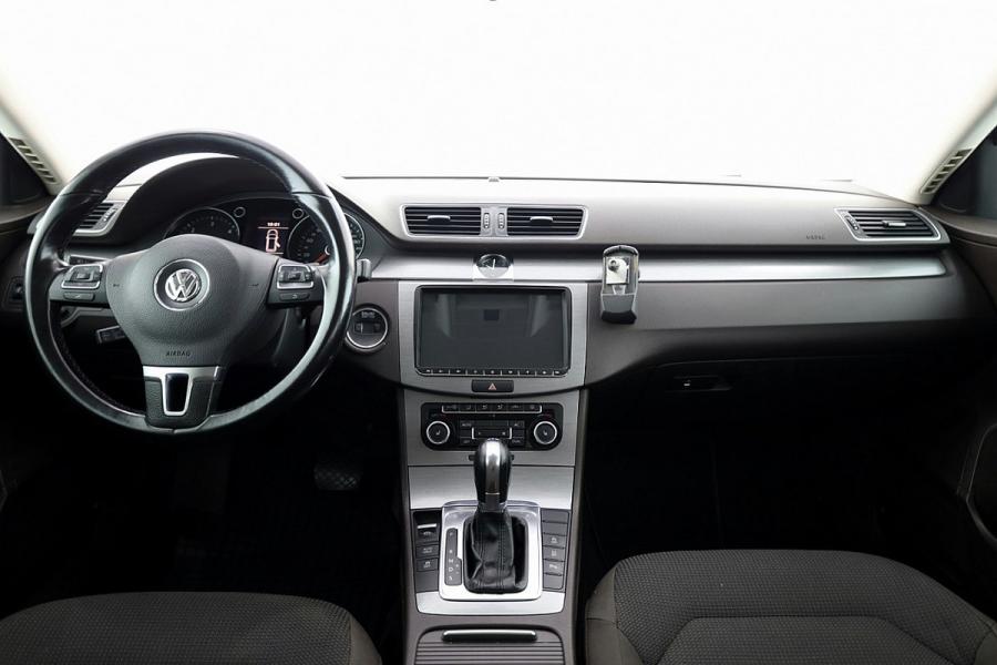 Blue Volkswagen Passat 2011 in Tallinn, with an engine capacity of 2.00 L and mileage of 474 thousand km for 1999 €, photo 13 on AUTOMOTO.COM.LV