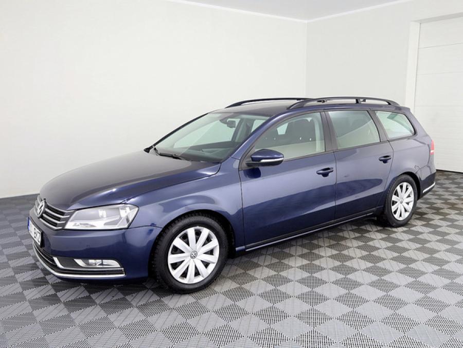Zils Volkswagen Passat 2011 Tallina, ar dzinēja tilpumu 1.60 L un nobraukumu 379 tūkst. km par 1999 €, foto 3 vietnē AUTOMOTO.COM.LV