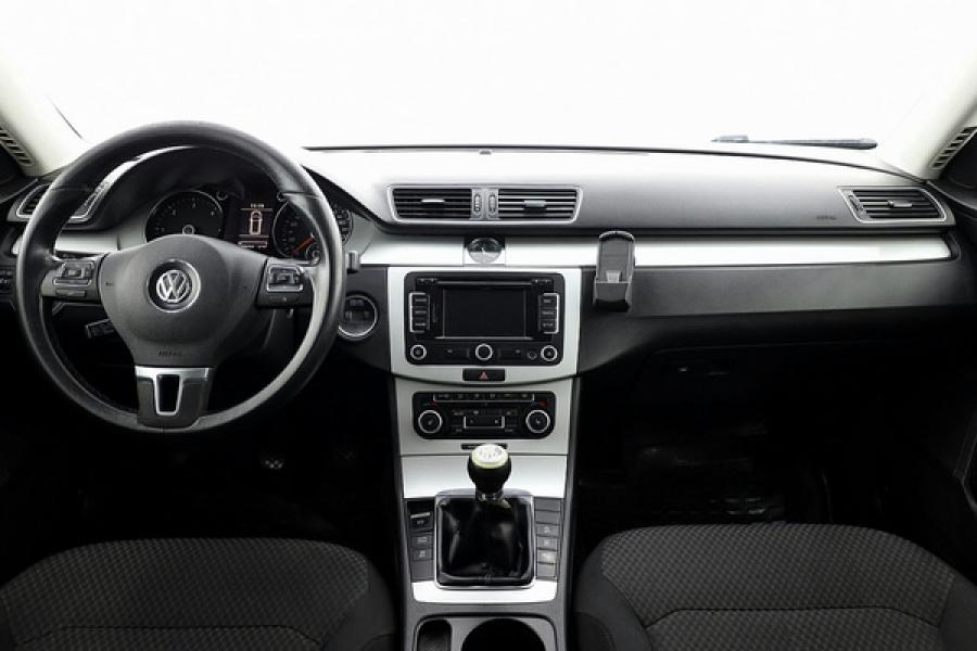 Zils Volkswagen Passat 2011 Tallina, ar dzinēja tilpumu 1.60 L un nobraukumu 379 tūkst. km par 1999 €, foto 6 vietnē AUTOMOTO.COM.LV
