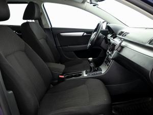Zils Volkswagen Passat 2011 Tallina, ar dzinēja tilpumu 1.60 L un nobraukumu 379 tūkst. km par 1999 €, foto 7 vietnē AUTOMOTO.COM.LV