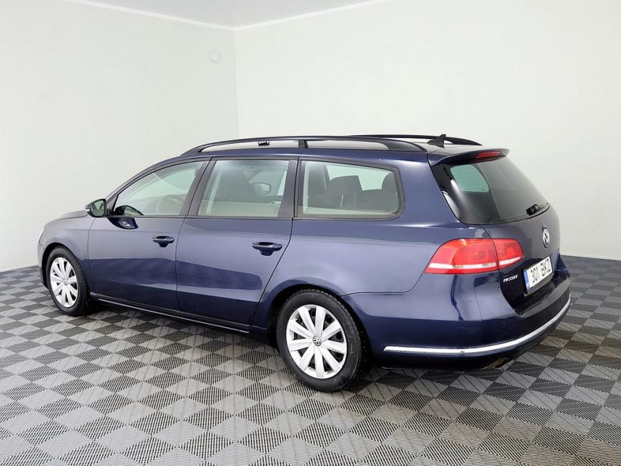 Zils Volkswagen Passat 2011 Tallina, ar dzinēja tilpumu 1.60 L un nobraukumu 379 tūkst. km par 1999 €, foto 12 vietnē AUTOMOTO.COM.LV